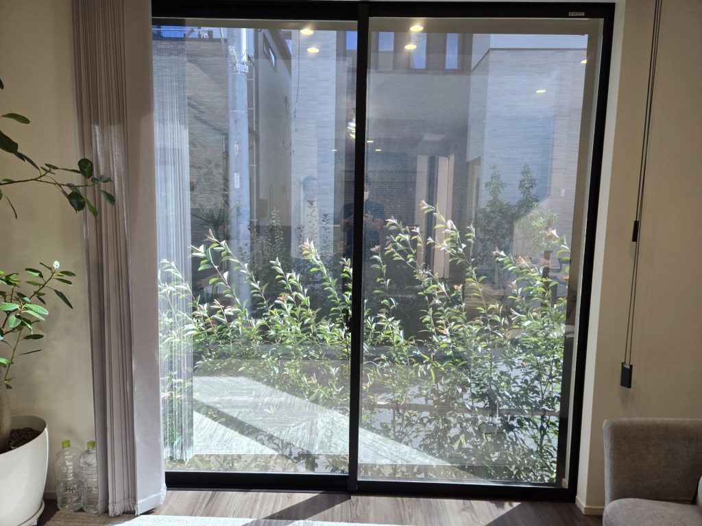 ミラーフィルム グラフィルRSP-15施工事例 ガラスフィルム施工 所沢市 - ガラスフィルムドットコム-窓ガラスフィルム施工:東京・神奈川 ...